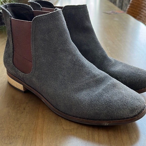 Toms | Shoes | Toms Chelsea Boots | Poshmark
